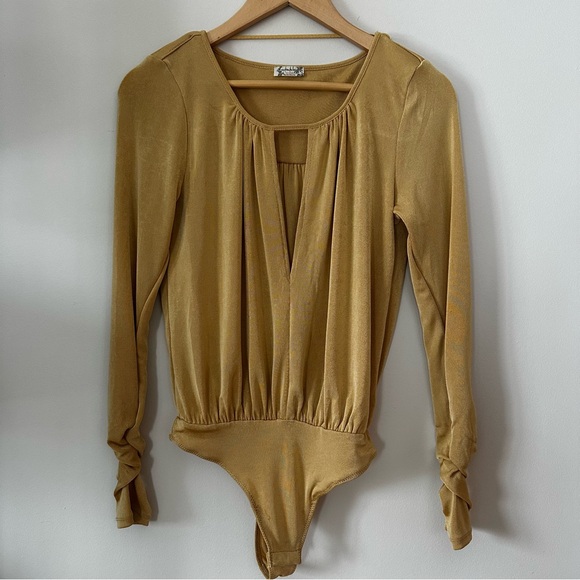 Free People | Tops | Free People Kaya Keyhole Longsleeve Bodysuit In ...